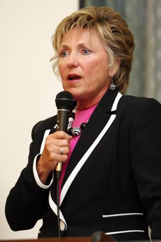 Gallery: Gayle Manchin receives award | Multimedia | herald-dispatch.com