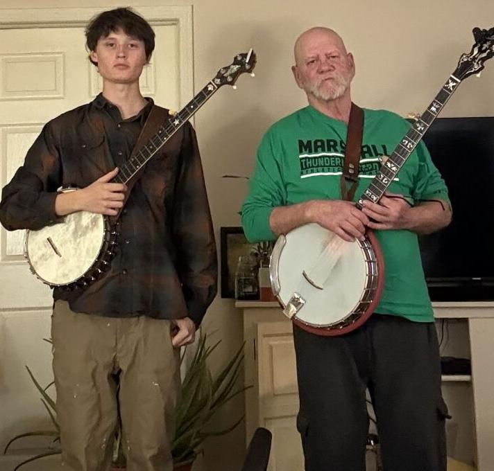 Local banjo legend teaches Monroe County teen folk music | News ...