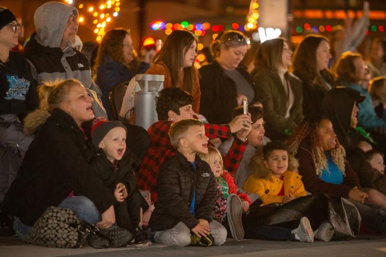 Huntington’s holiday season begins with tree-lighting ceremony | News ...