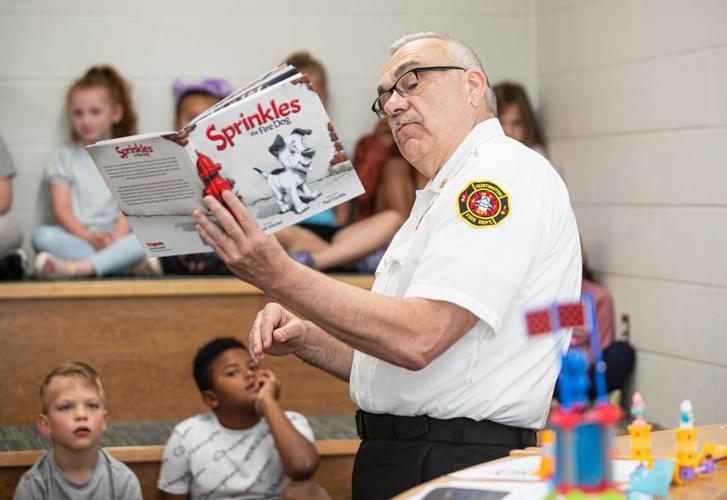 Highlawn Elementary hosts Snuggle and Read | News | herald-dispatch.com