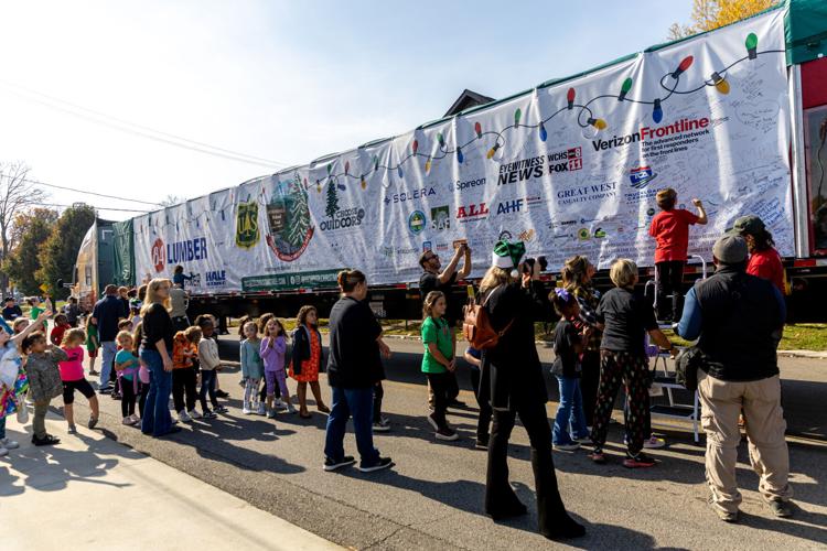 Photos: U.S. Capitol Christmas Tree stops in Huntington | Multimedia ...