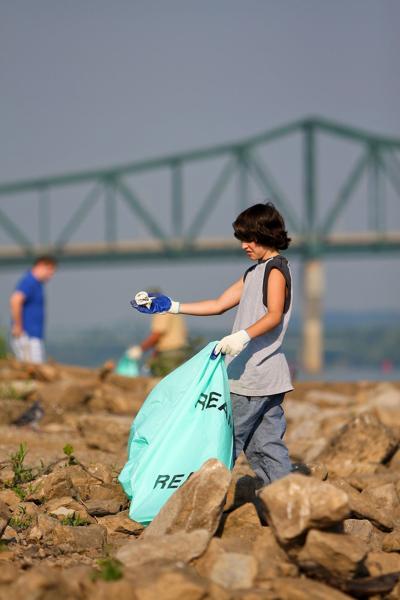 Volunteers pick up litter during Ohio River cleanup | News | herald ...