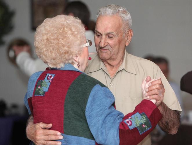 Gallery: Senior Spring Prom Dance | Photos News | herald-dispatch.com