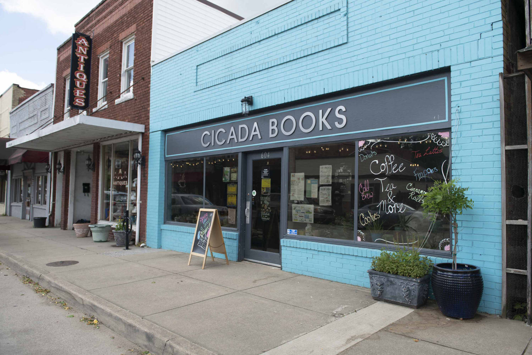 Cicada Books to host eerie storytelling event featuring authors, open ...