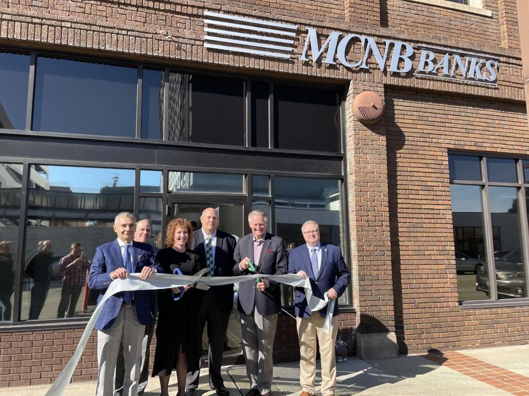 BUSINESS BEAT: MCNB Banks cuts ribbon on new Huntington location ...