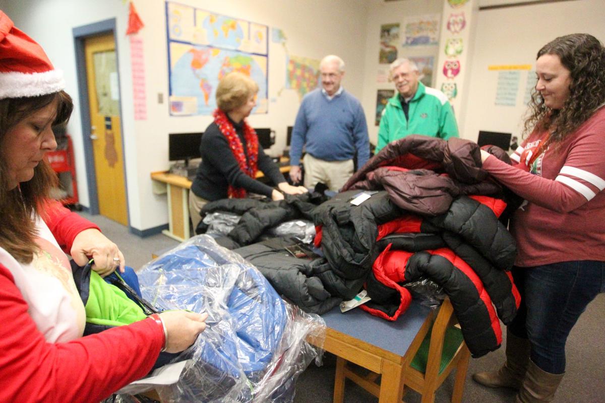 Huntington Elks buy winter clothes for hundreds of local schoolchildren ...