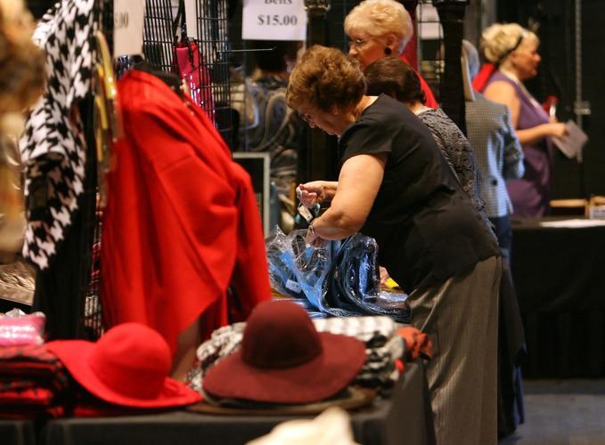 Paramount hosts bi-annual fashion show | News | herald-dispatch.com