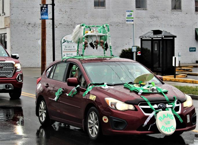 Commode Bowl Parade rolls through Dunbar | Putnam News | herald ...