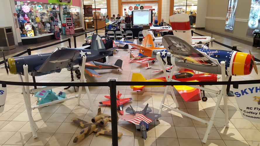 Tri-State Model Flyers host exhibit at Ashland Town Center Mall ...