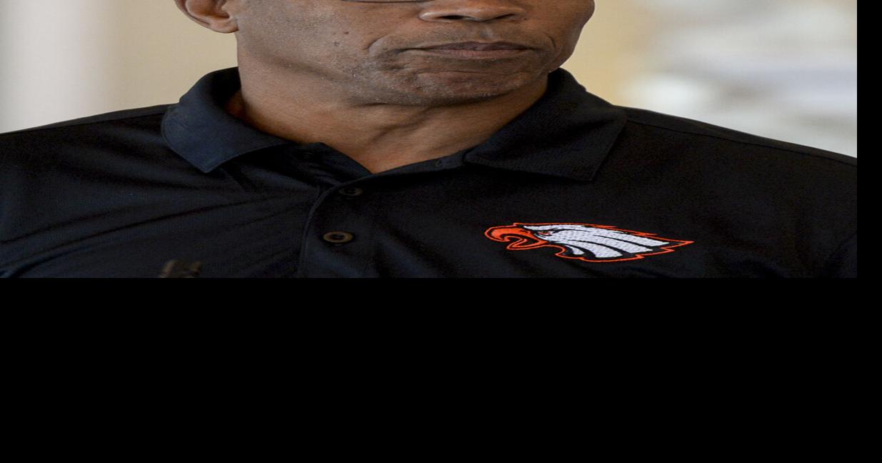 NFL star Lee adjusting to high school coaching | Sports | herald ...