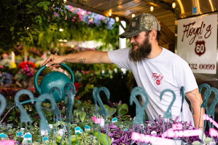 Children pick flowers for moms at annual Floyd's event | News | herald ...