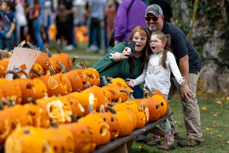 Kenova Pumpkin House welcomes thousands through the weekend | News | herald-dispatch.com