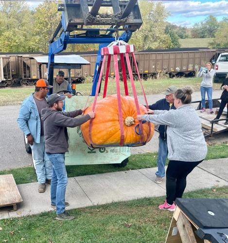 Giant pumpkin arrives in Kenova; C-K Autumnfest festivities underway ...