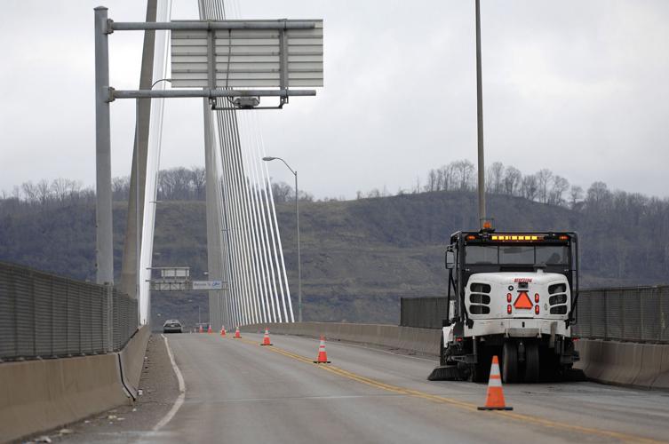 Bridge cleaning continues in Huntington | News | herald-dispatch.com