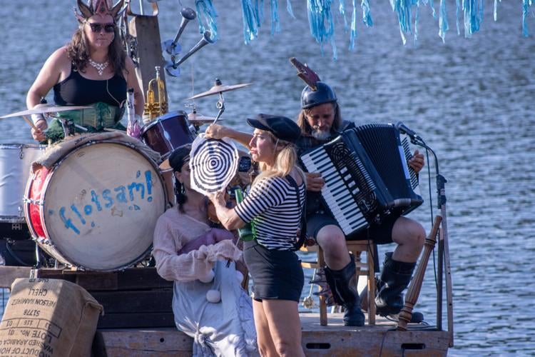 Photos: Flotsam River Circus performs in Huntington | Photos News ...