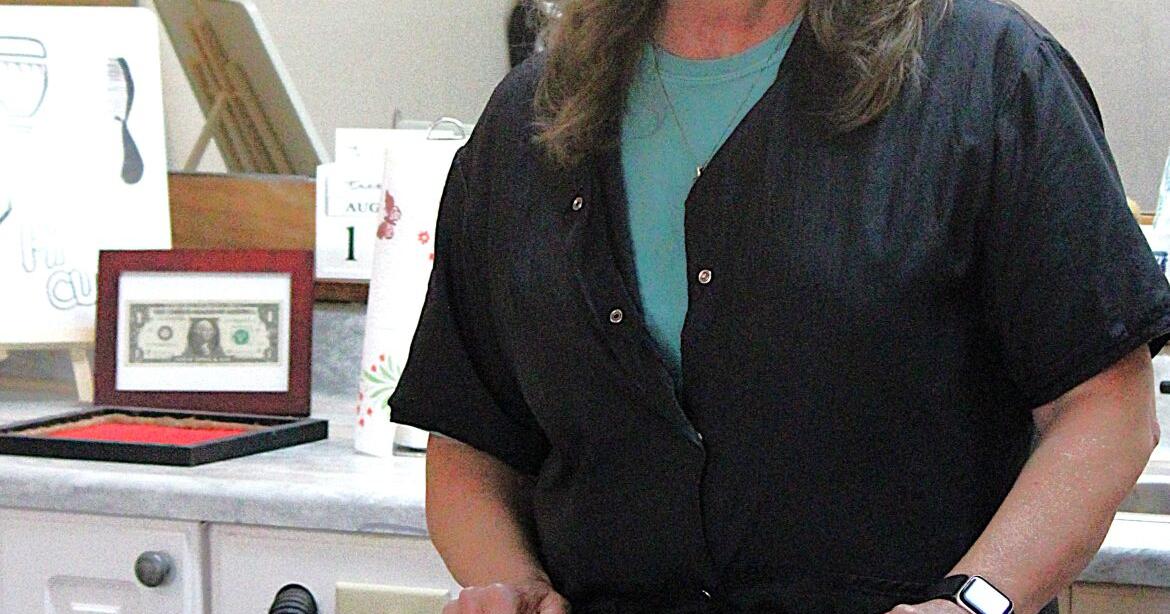 Master hair cutter revives Poca barbershop | Putnam News | herald ...