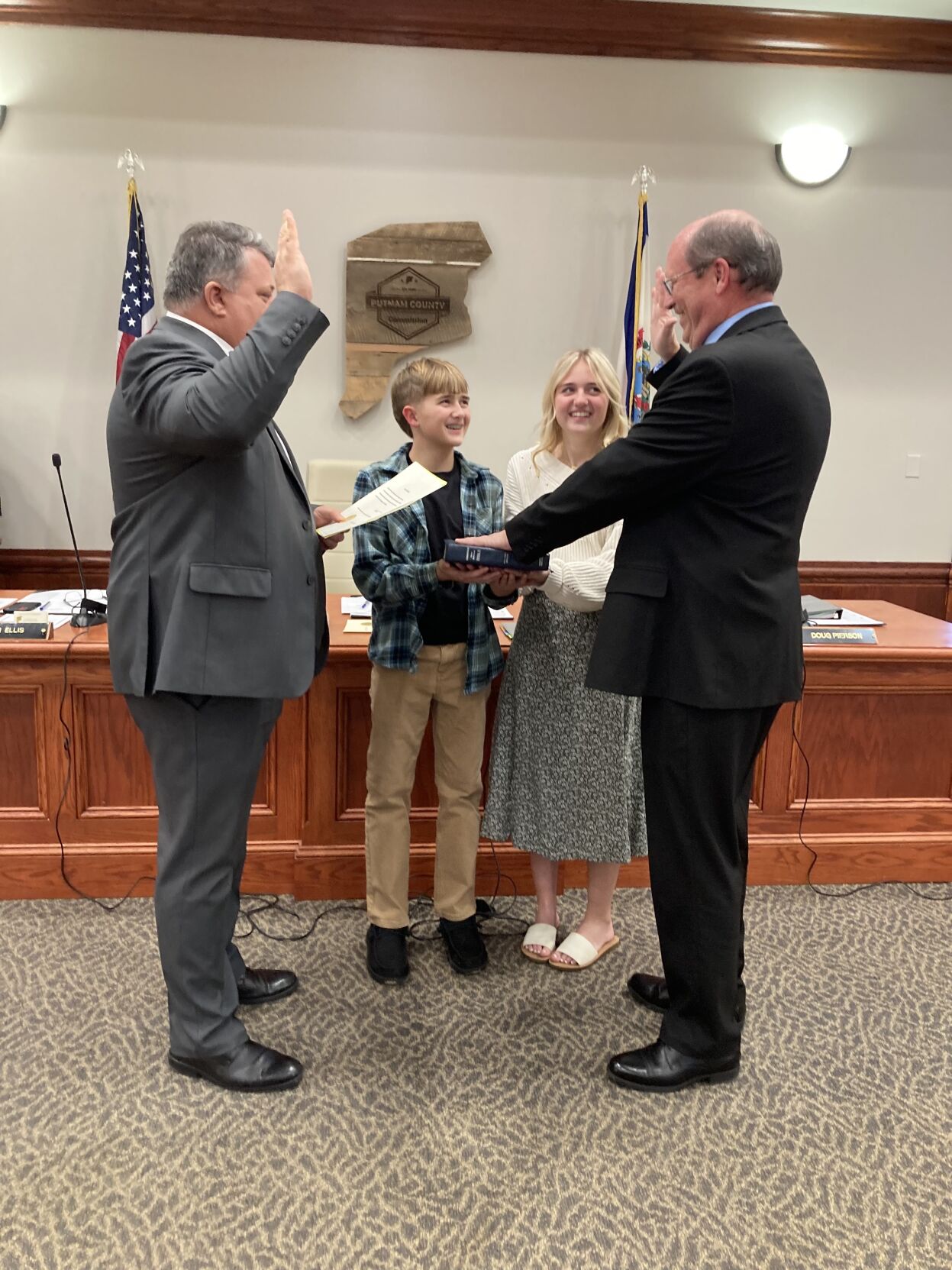 New Putnam County Commissioner Doug Pierson sworn in | Putnam News ...
