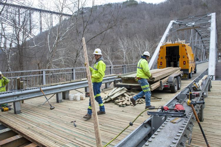 New River Gorge’s Fayette Station Bridge gets new deck | News | herald ...