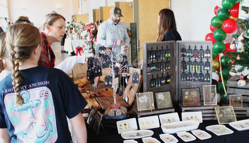 West Teays Elementary PTO Christmas Craft Fair takes place at Valley ...