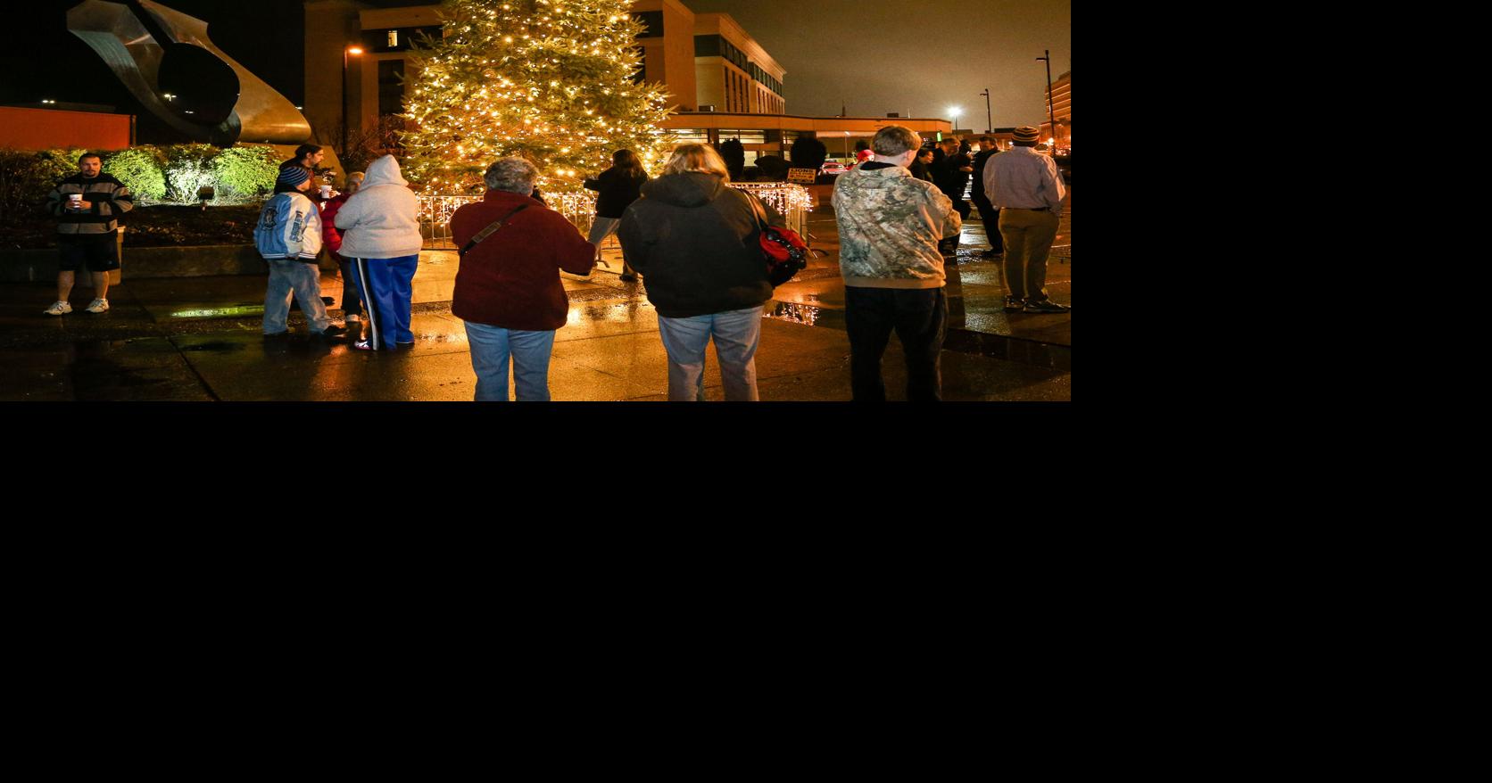 Gallery: City of Huntington tree lighting ceremony | News | herald ...