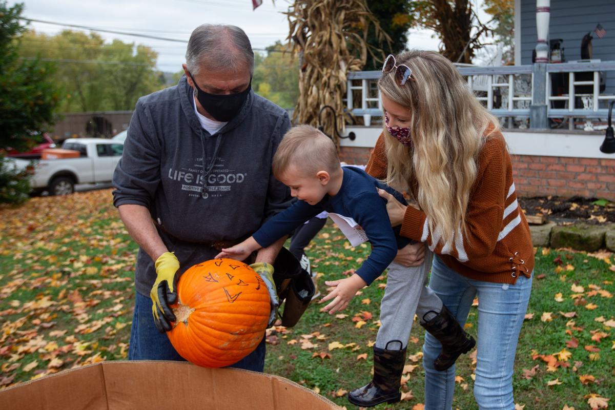 Photos: Kenova Pumpkin House gives out pumpkins to locals | Multimedia ...