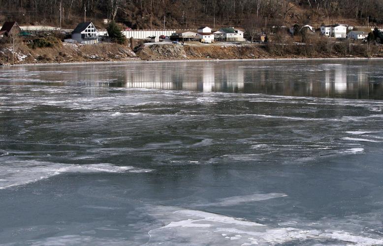 Ice on the Ohio makes river traffic tricky | News | herald-dispatch.com