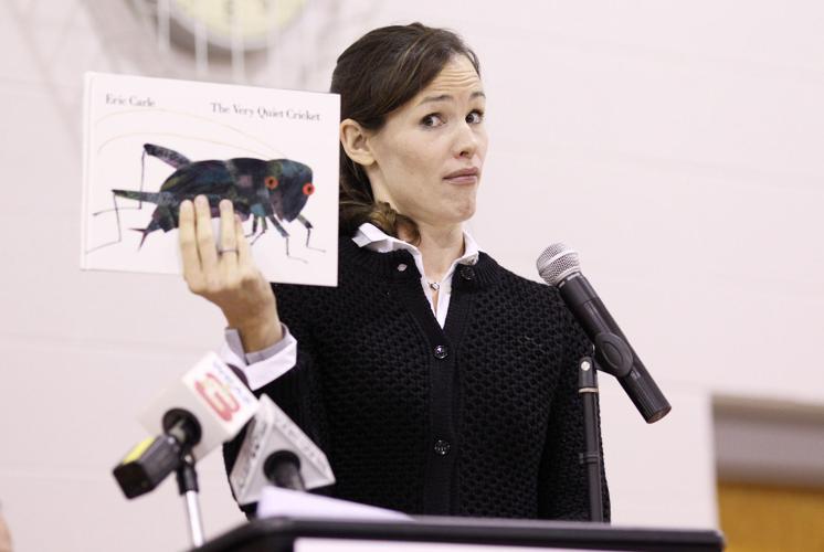 Gallery: Jennifer Garner visits Ashton Elementary | Photos News ...