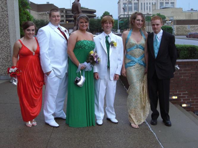Hurricane High School students make lasting memories from prom | Putnam ...