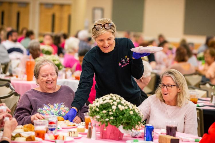 Photos: Edwards Comprehensive Cancer Center Survivors Dinner ...