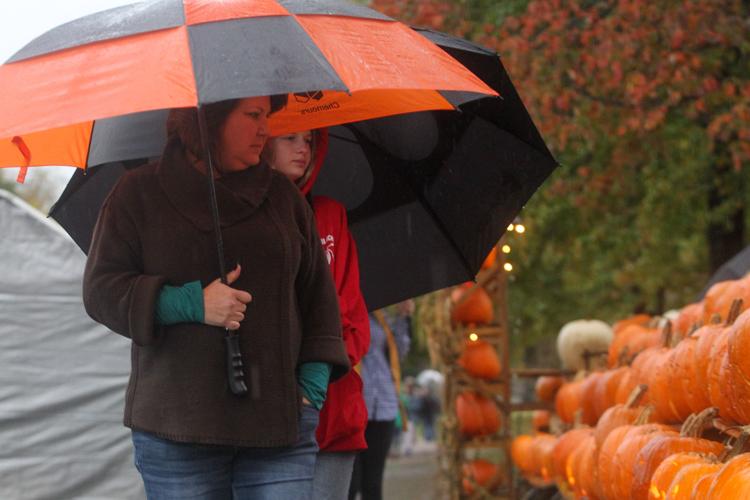 Photos: Kenova Pumpkin House 2017 | Multimedia | herald-dispatch.com