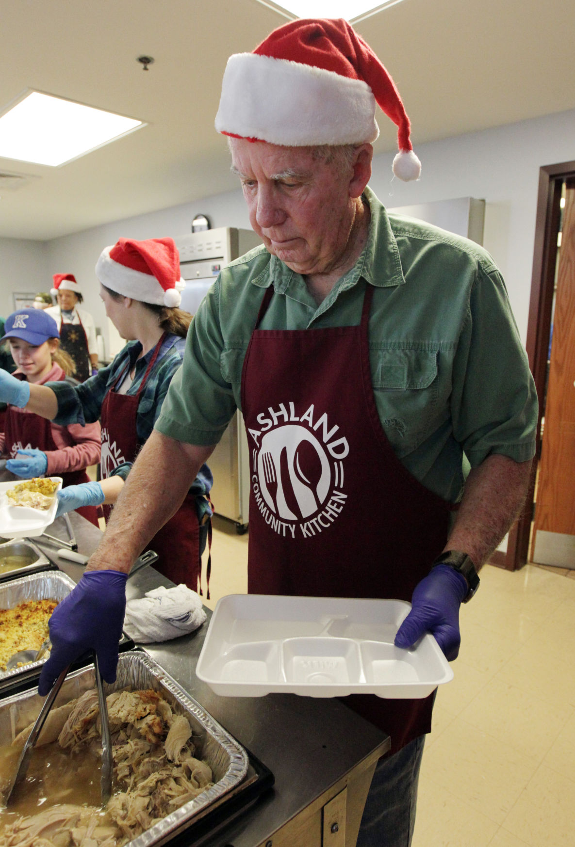 Photos: Christmas Dinner at The Neighborhood in Ashland | Multimedia ...