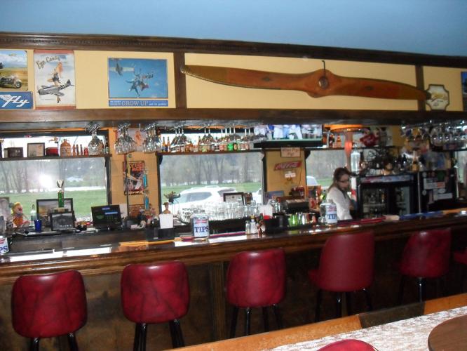 Fly In Cafe offers seafood, unique atmosphere | Features/Entertainment ...