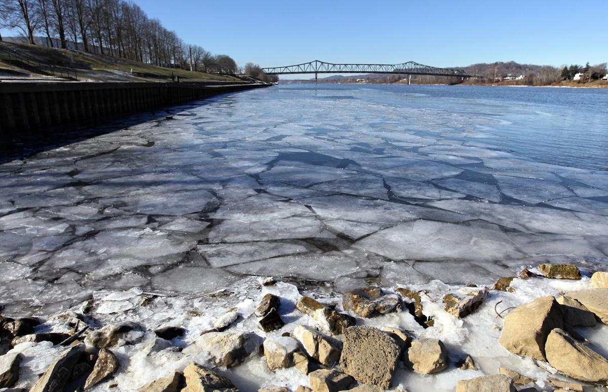 Photos: Icy Ohio River | Photo Galleries | herald-dispatch.com