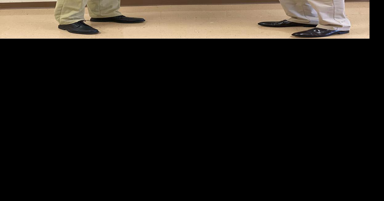 Summers gives oath as new commissioner | Local News | heraldchronicle.com