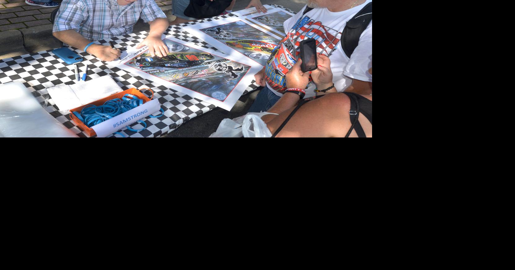 NASCAR artist Sam Bass dies