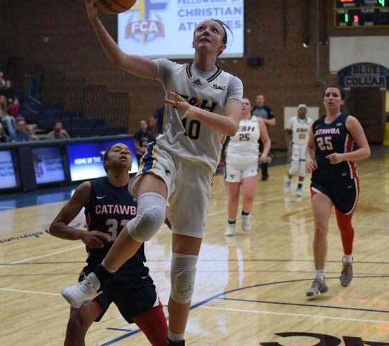 COLLEGE HOOPS: Record-setting Breanna Yarber right at home with Emory ...