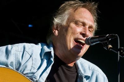 Roger Alan Wade brings serious emotion to songs