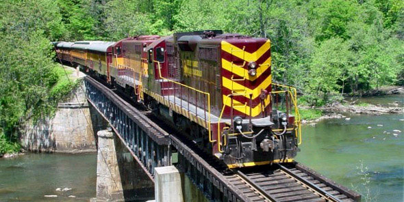 Rail excursion travels through Great Smoky Mountains