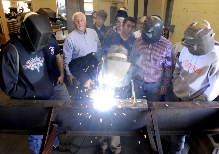 Welding pilot program begins at Sullivan Central