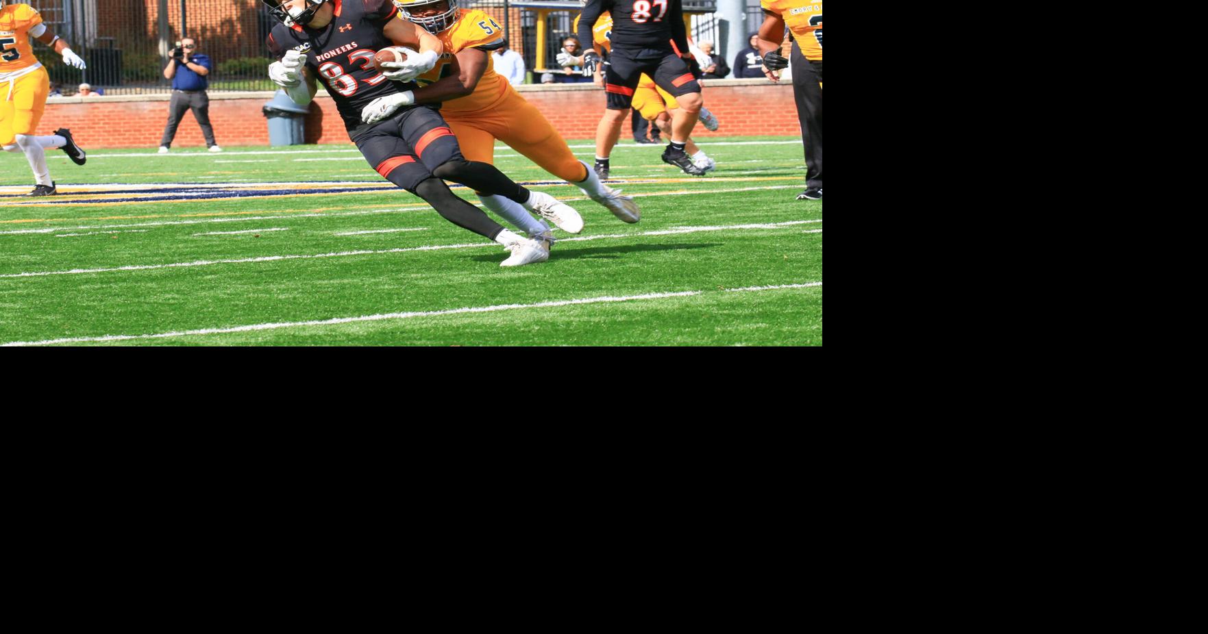 COLLEGE FOOTBALL: Josh McCray magnificent for E&H Wasps