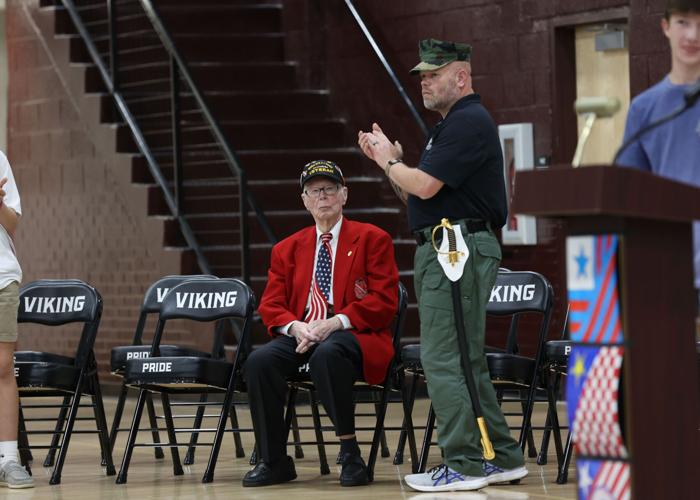 Tennessee Middle School students celebrate veterans