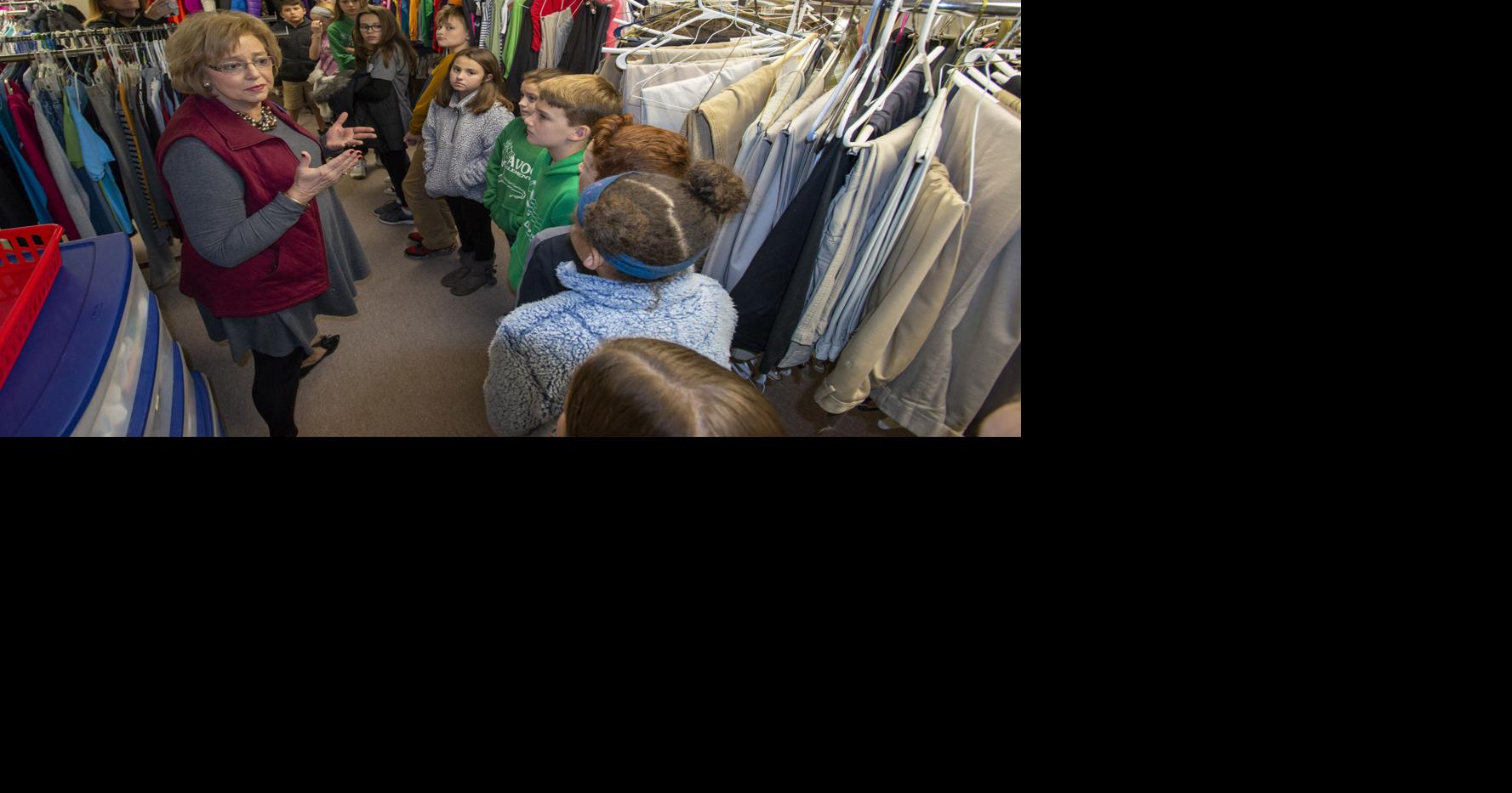 Avoca Elementary students donate to and tour community resource center