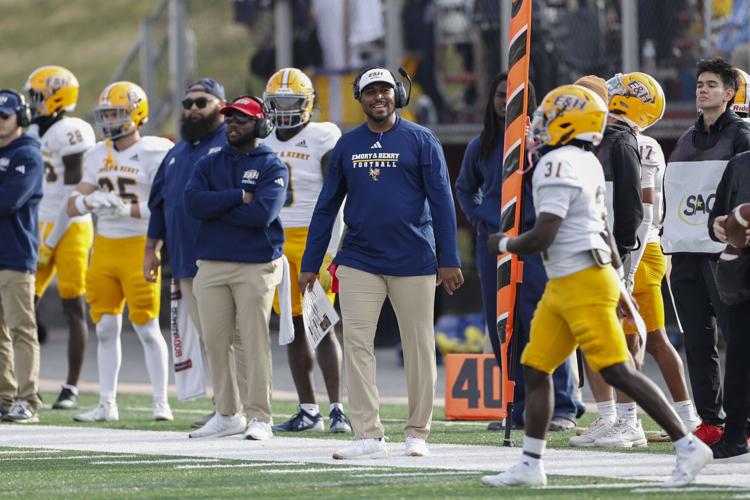 COLLEGE FOOTBALL: Emory & Henry rolls to win in Southwest Virginia Bowl ...