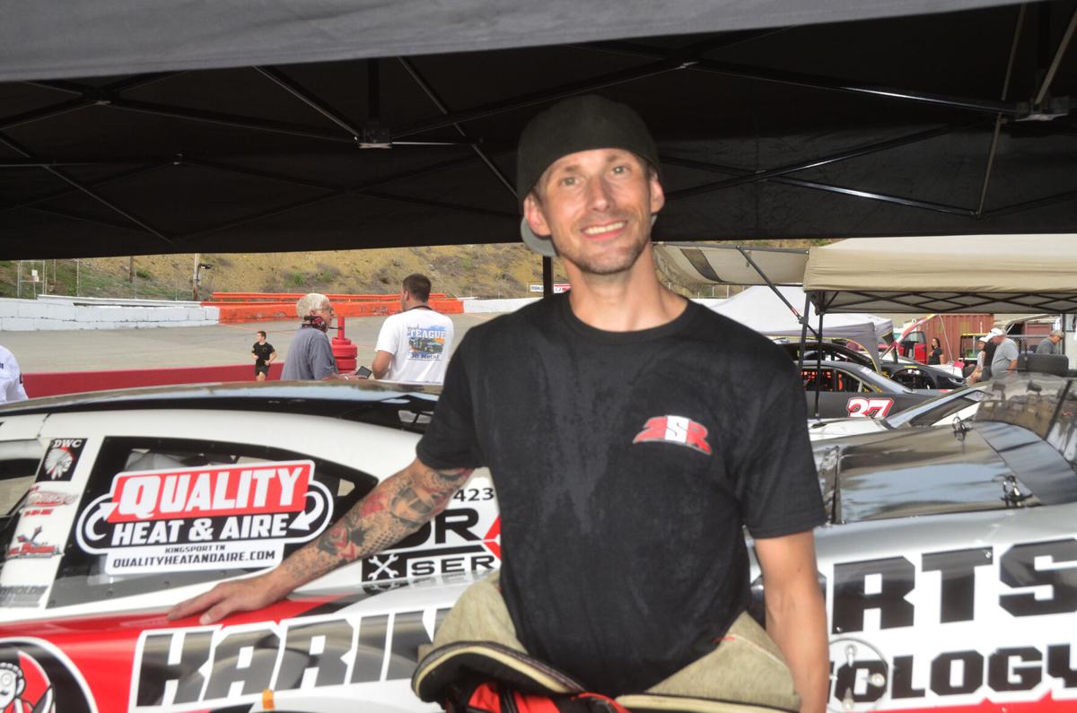 Zeke Shell still himself at Kingsport Speedway