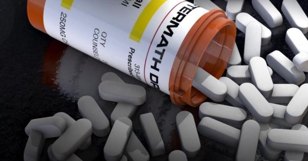 Norton physician pleads guilty to drug distribution