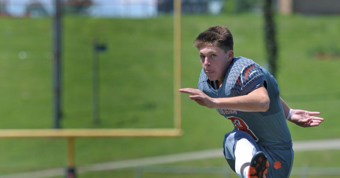 Honaker's Jordan Stout getting his kicks