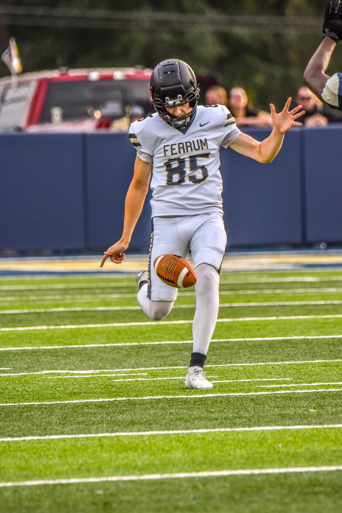 Derek Mitchell starring as runner for Chattanooga