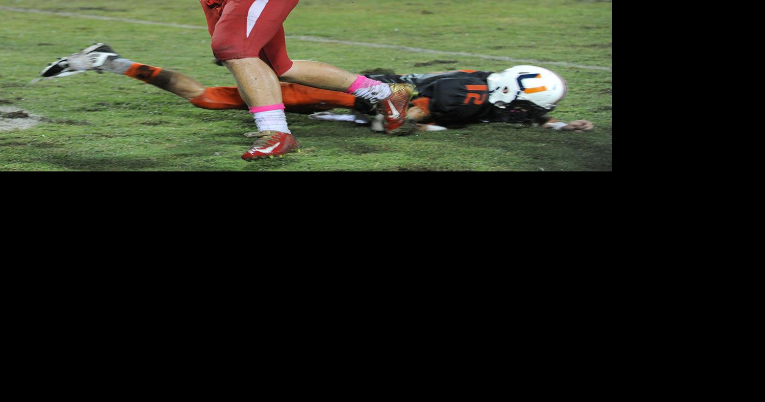 Lee's Gilliam commits to ETSU football