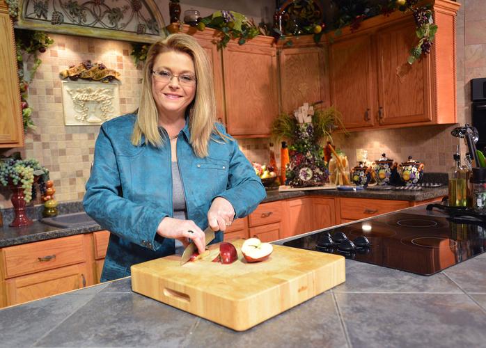 Lisa Smith serves up good food and faith on 'Everyday Manna'