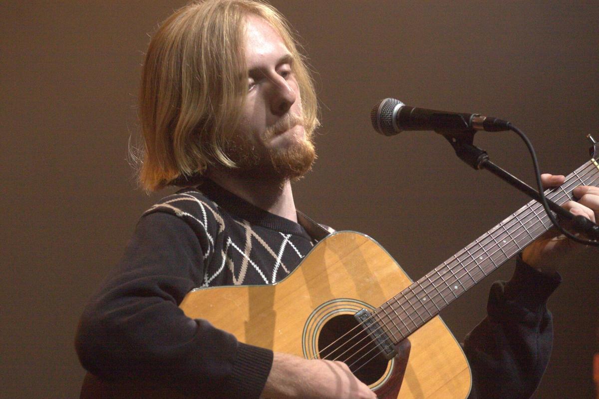 SHORT TAKES: Noah Denton led memorial concert Sunday to honor father ...